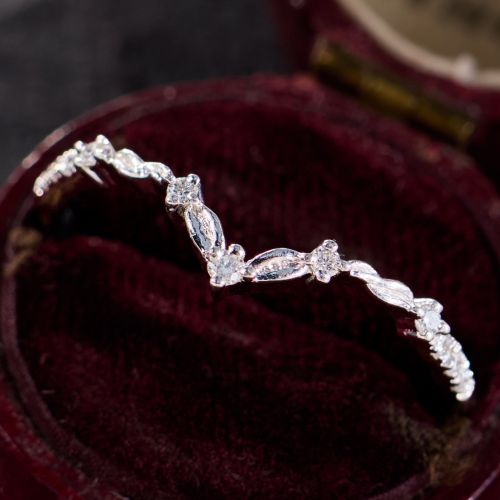 Final Sale: V Shaped Diamond Wedding Band Ring Platinum