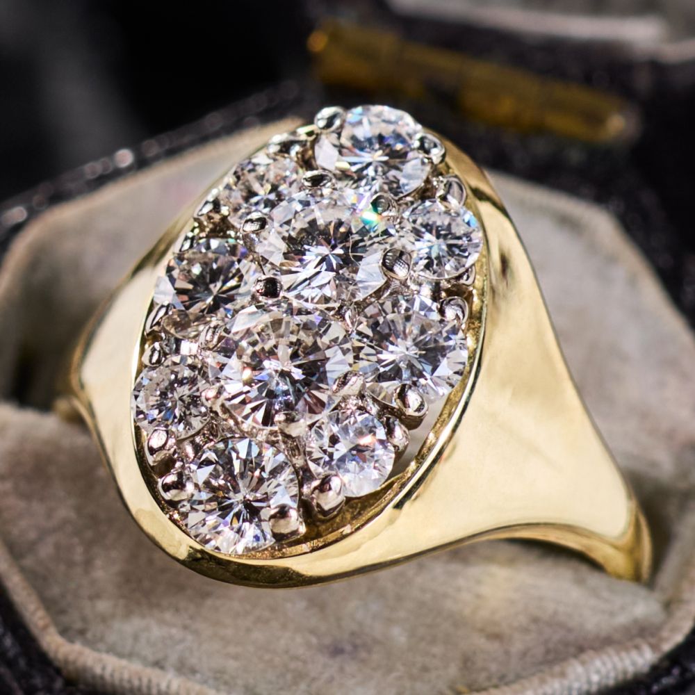 Round Brilliant Diamond Cluster Ring w/ Oval Design 14K Yellow Gold